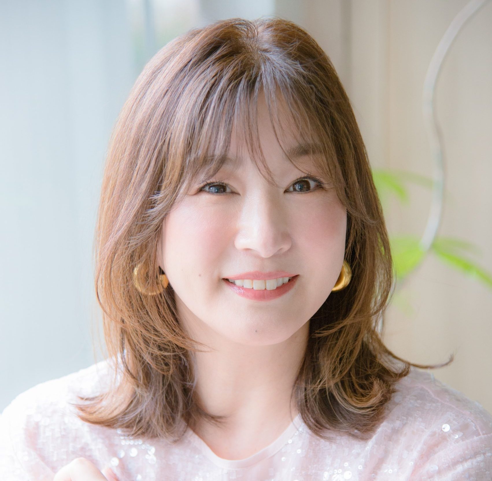 レングス別【若見えヘア3選】40代のための「ゆるウルフ」なら、アレンジいらずでオシャレ見え！ – STORY [ストーリィ] オフィシャルサイト